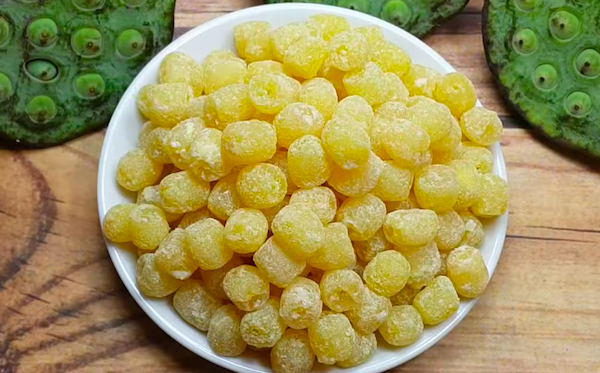 Cách làm mứt hạt sen ngọt bùi tại nhà